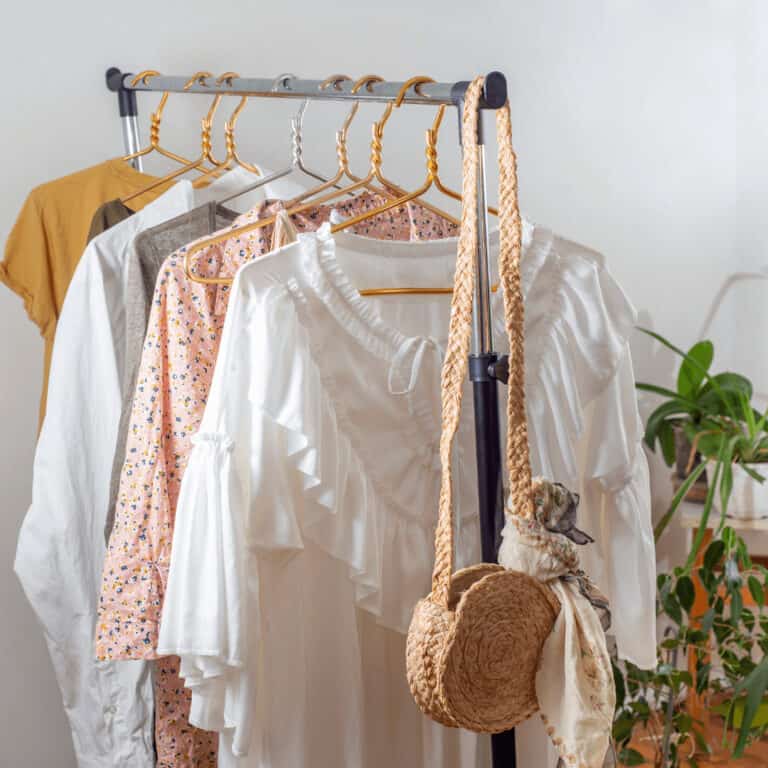 Step By Step Guide For How to Organize a Clothing Swap - Sustain Life ...