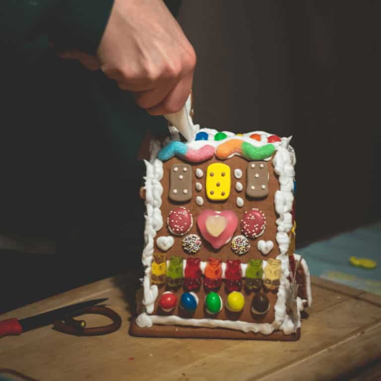 13 Best Homemade Gingerbread House Decorating Ideas To Try - Sustain ...
