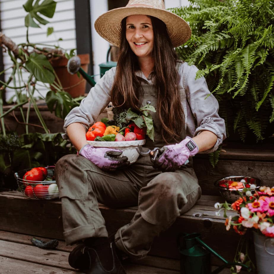 10 Must Know Gardening Safety Tips For Beginner Gardeners - Sustain ...
