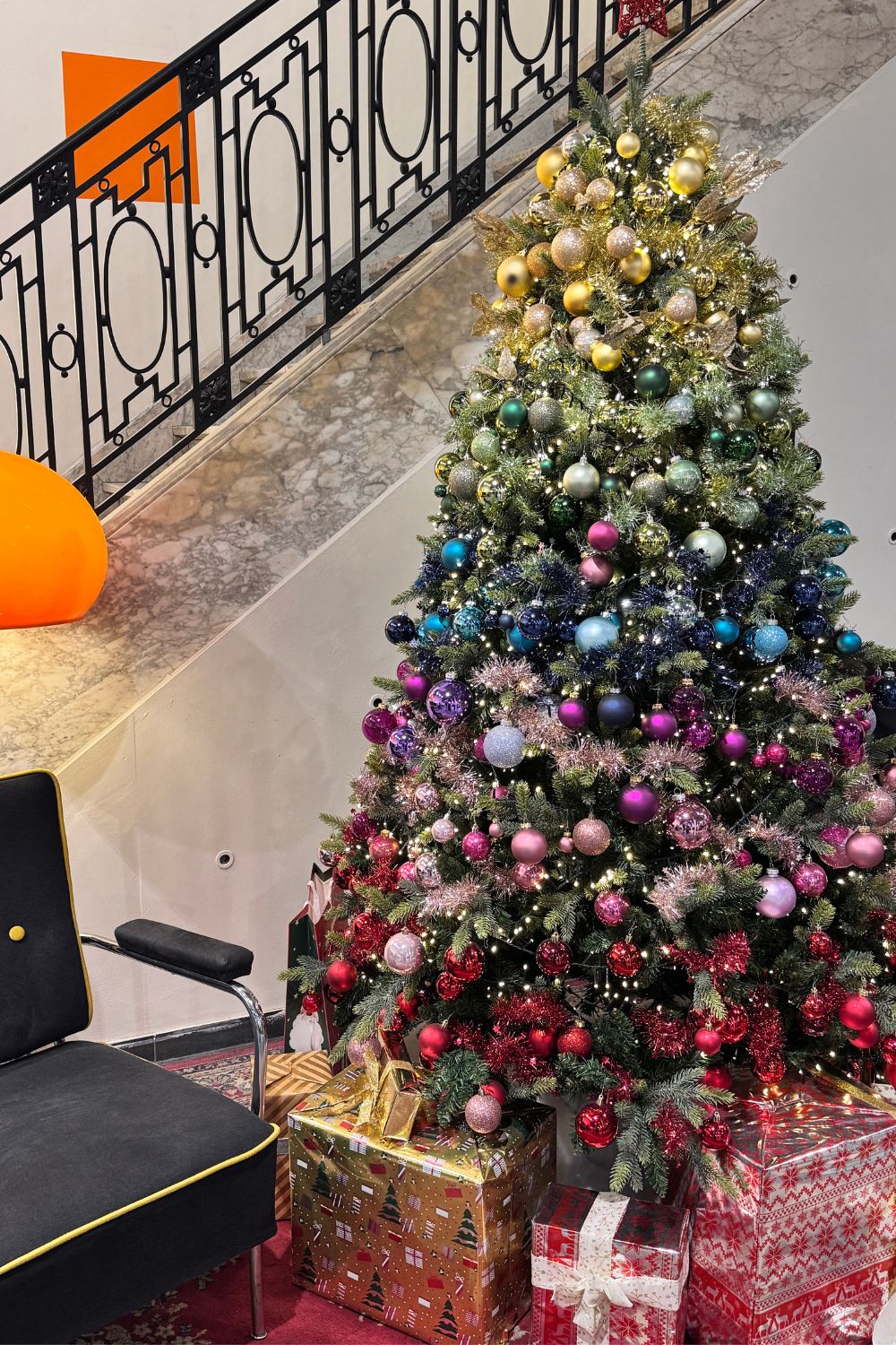 Ultimate Guide to Modern Christmas Tree Ideas You Have to See - Sustain ...