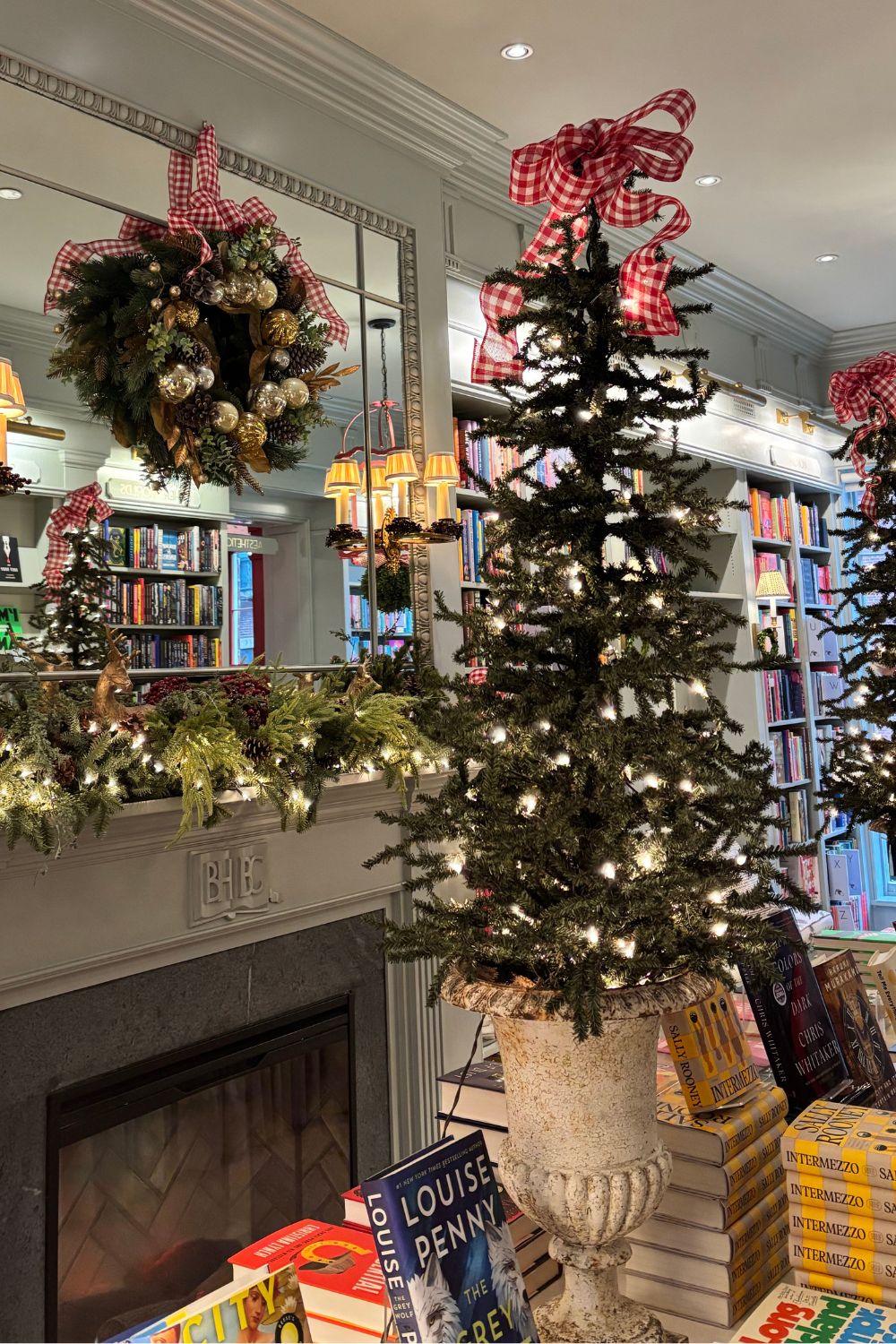 Ultimate Guide to Modern Christmas Tree Ideas You Have to See - Sustain ...